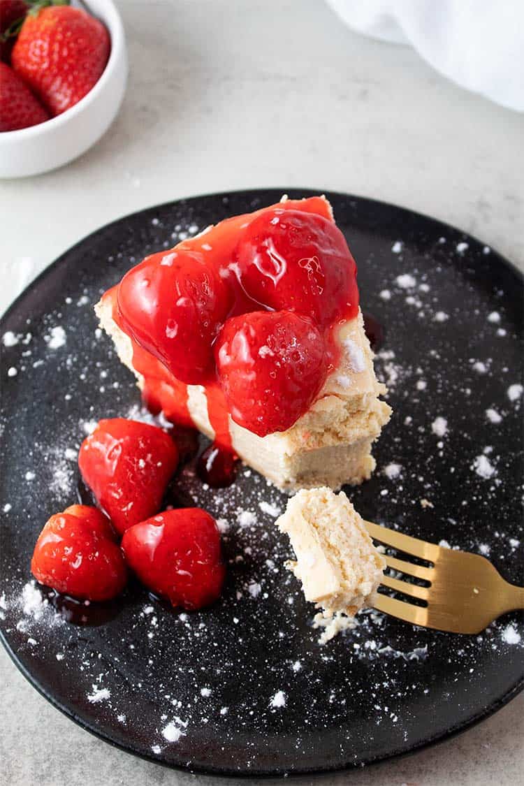 Keto Strawberry Cheesecake - ForgetSugar